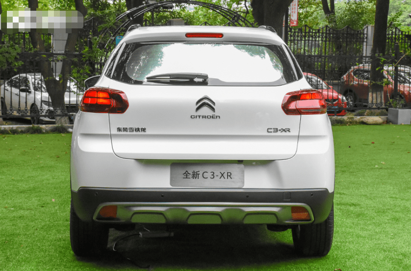 新款雪铁龙C3XR上市，配1.2T低功三缸机+6速DCT，百公里油耗5L_搜狐汽车_搜狐网
