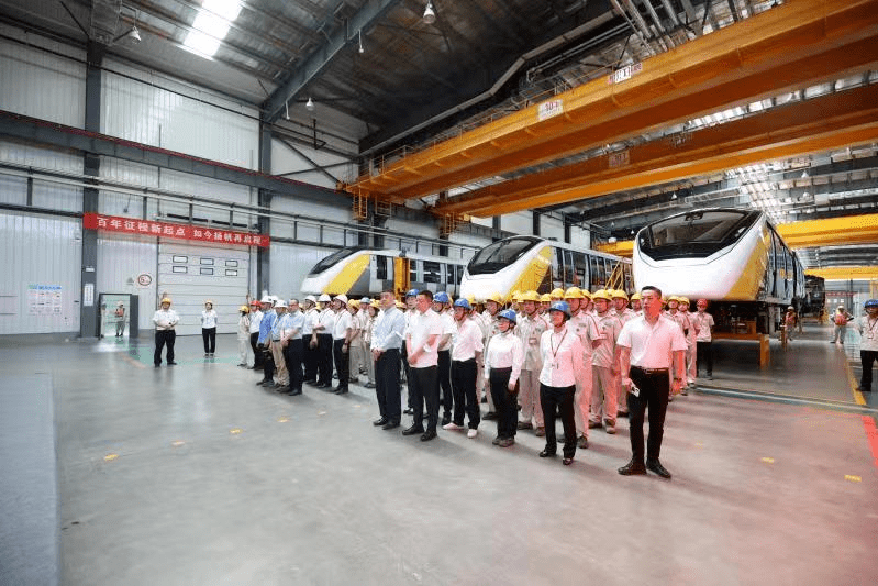 首列APM 300R新车发运仪式在首都国际机场举行_搜狐汽车_搜狐网