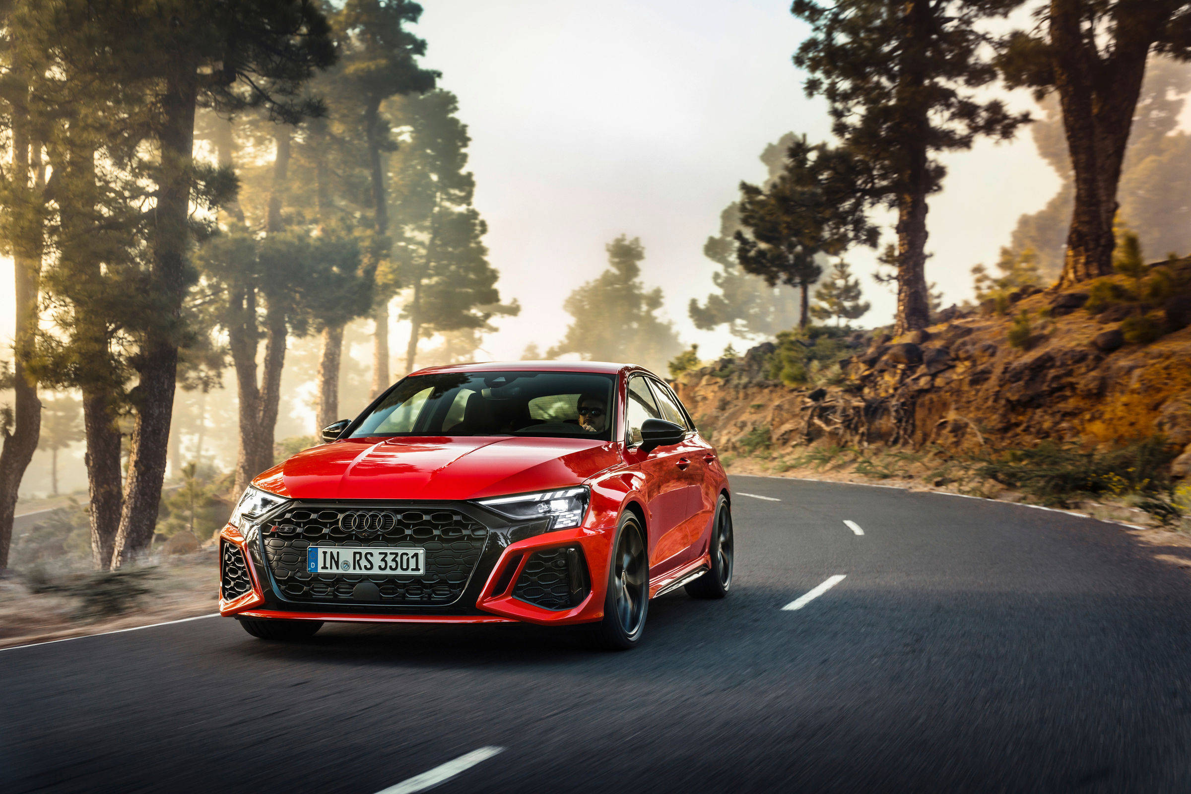 全新奥迪RS3实车亮相，2.5T+RS扭矩分配器，零百加速3.8秒_搜狐汽车_搜狐网