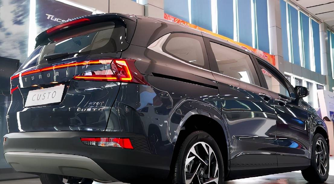 实拍北京现代库斯途，3055mm超长轴距，强势入局家用MPV市场！_搜狐汽车_搜狐网