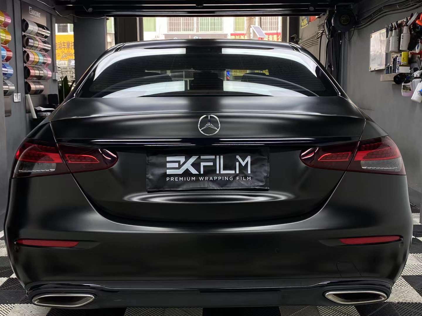 奔驰E300全车贴膜EKFILM-EK改色膜电光金属黑_搜狐汽车_搜狐网