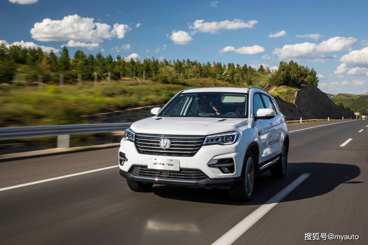 紧凑级SUV起烽烟 东风风神AX7马赫版PK长安CS75荣耀百万版 谁更值得入手？_搜狐汽车_搜狐网