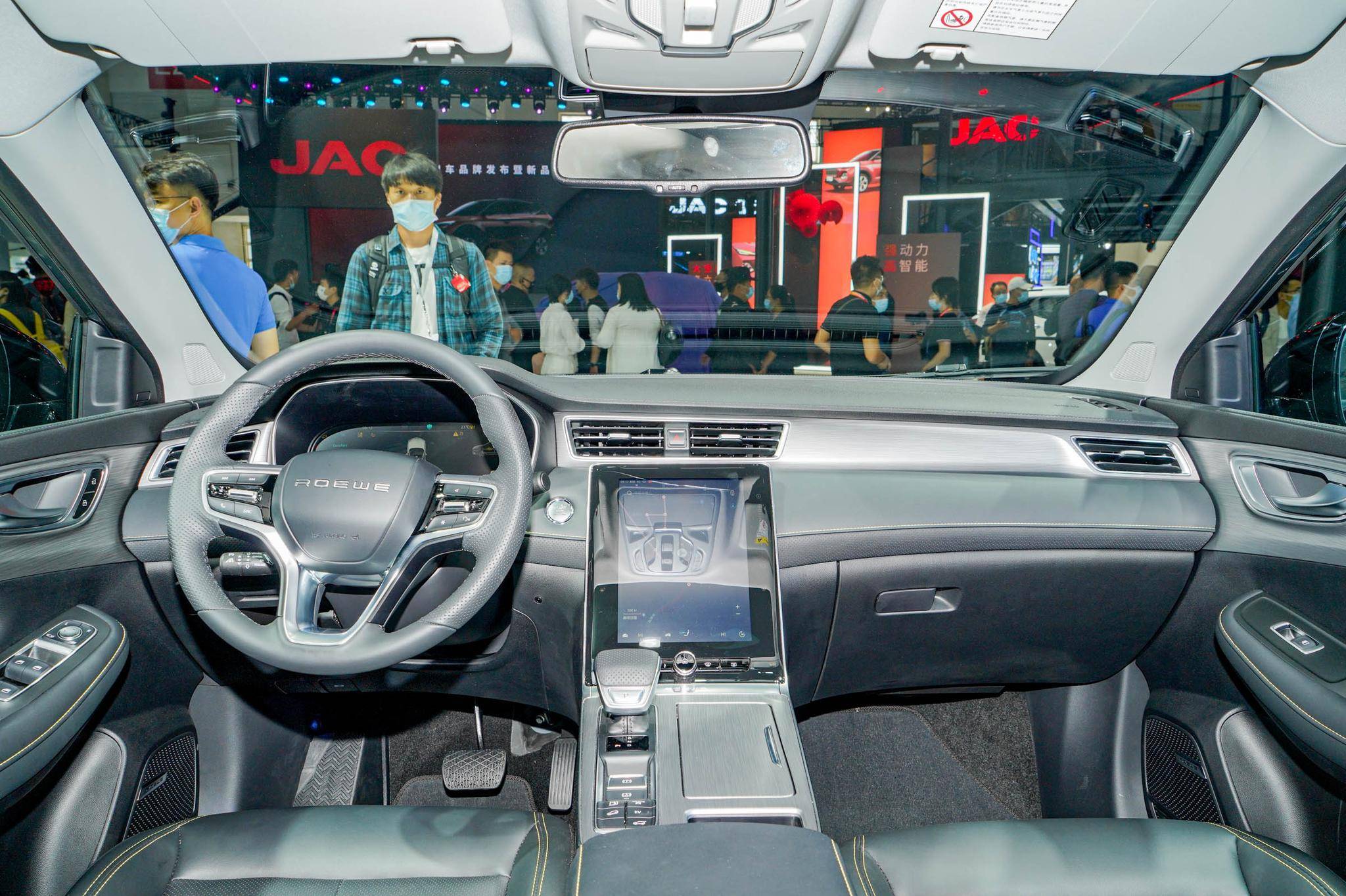 售价小幅下调 新款荣威RX5 ePLUS上市 15.28万起_搜狐汽车_搜狐网