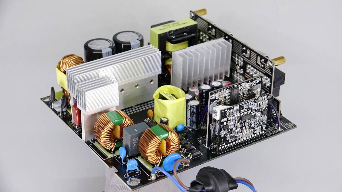 采用PFC+LLC+DC-DC架构，美商艾湃电竞650W金牌全模电源AJ-650M拆解_认证