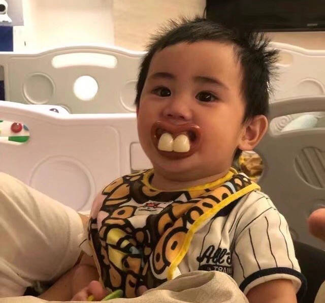 张震岳晒3岁儿子照片，发文解释两年没工作原因，在家专心当奶爸_陈芸凡