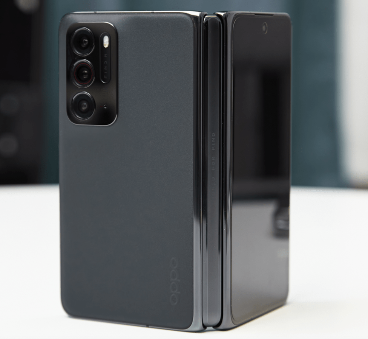 从屏幕到性能，OPPO Find N做了哪一些努力让海外博主盛赞？_给予_的设计_用户