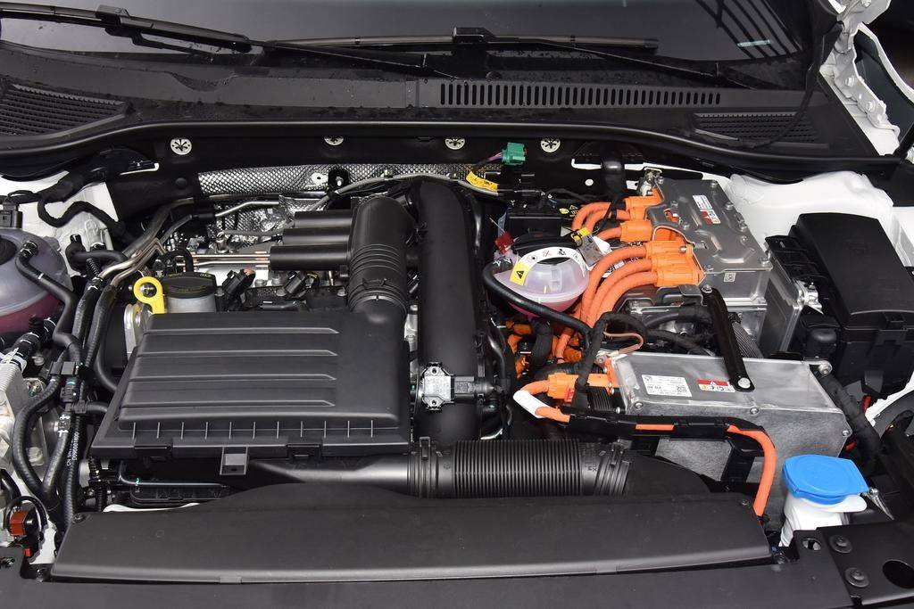 22.99W起售，配1.4T插混动力，轴距2871mm，帕萨特PHEV值得买吗？_搜狐汽车_搜狐网