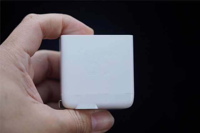 PD快充，你的出差减负神器——aigo 65W PD充电头分享_支持_游戏机_笔记本