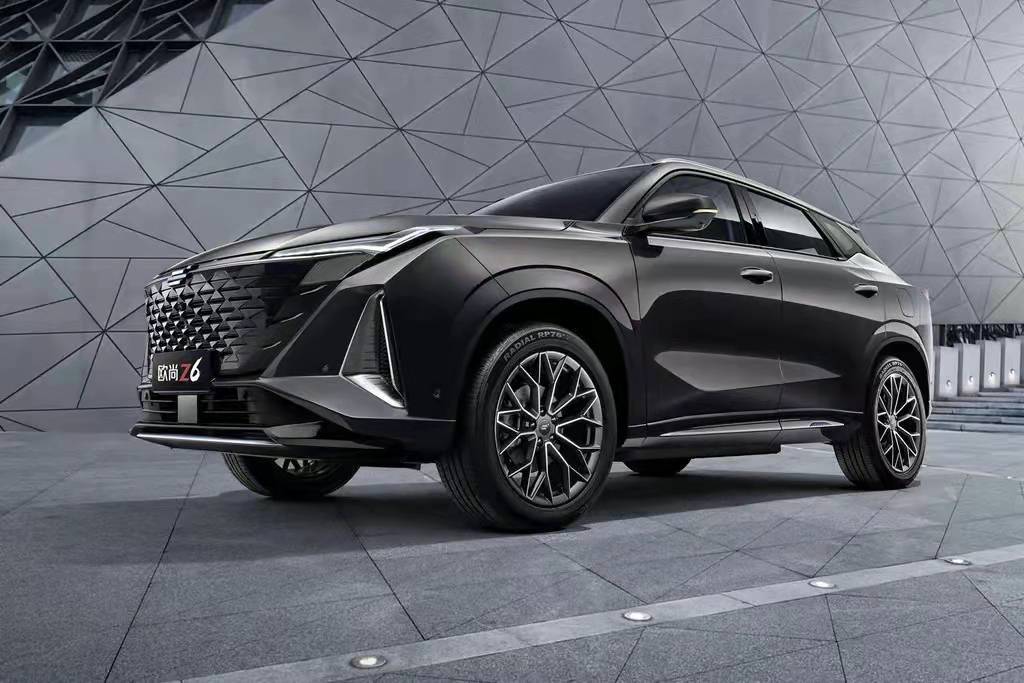 长安又一“狠角色”，2.0T+8AT，4出排气悬浮车顶，颜值碾压卡宴_搜狐汽车_搜狐网