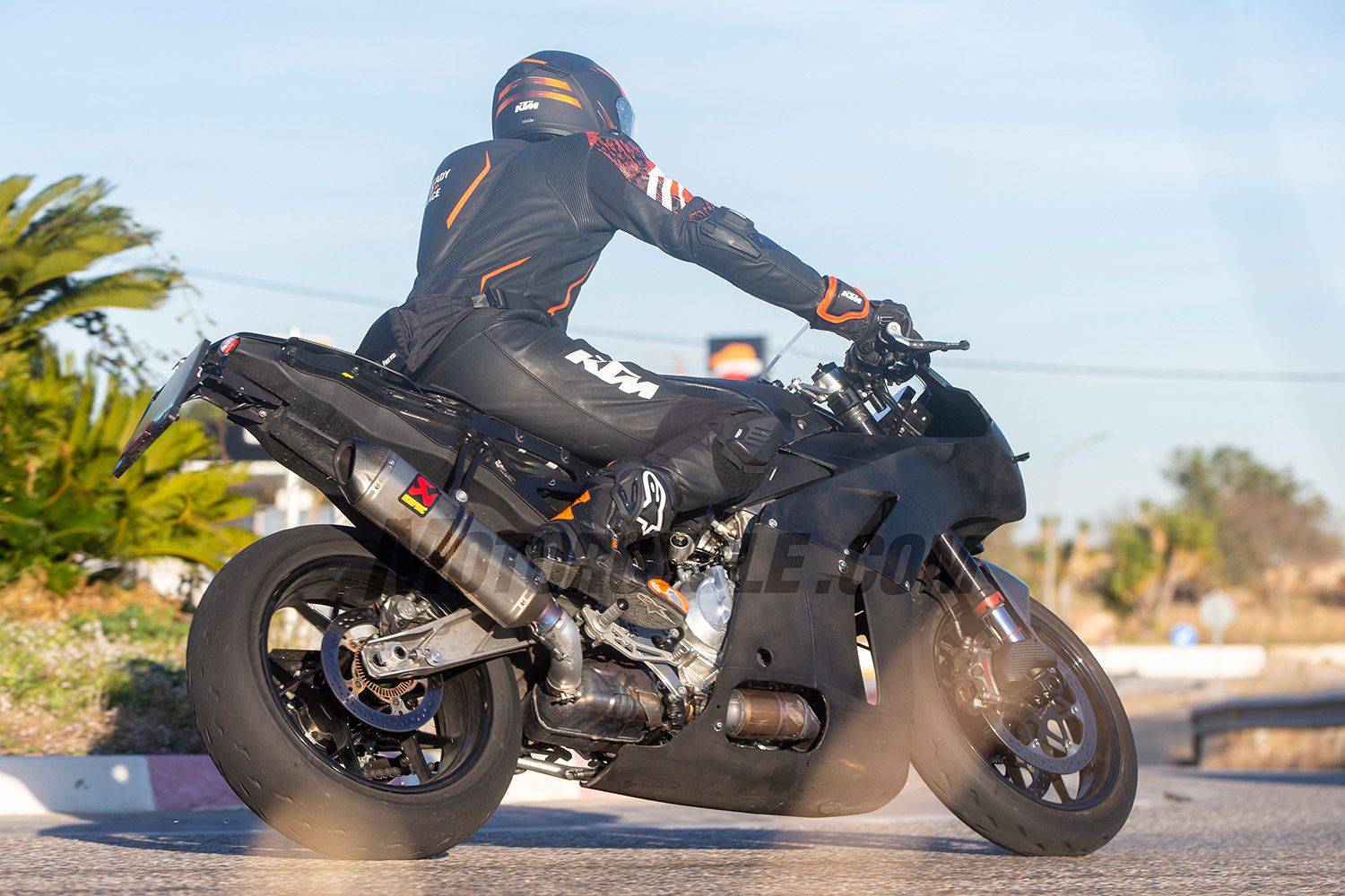 KTM RC990细节高清照曝光，最快2024发布_搜狐汽车_搜狐网