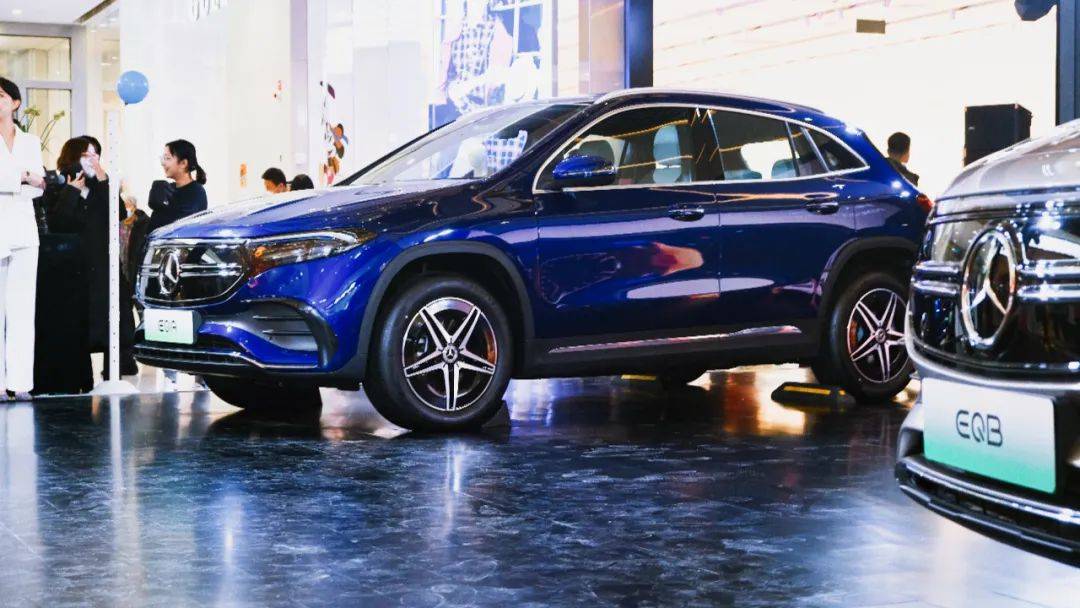 给豪华充点电 奔驰EQA/奔驰EQB组队征战新能源市场_搜狐汽车_搜狐网