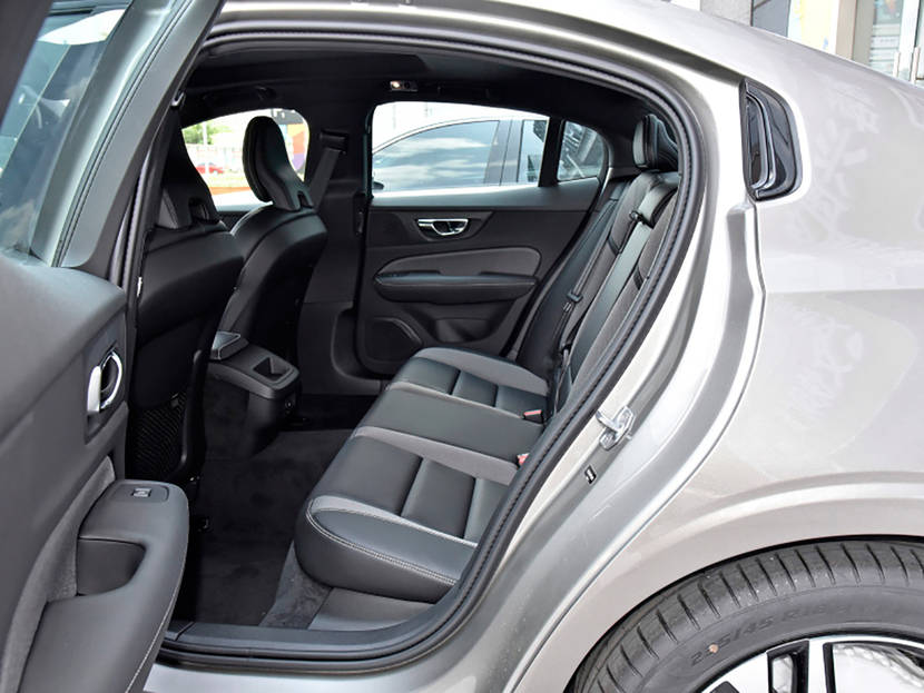 运动中型车除了“34C”，还有“56X”，别老盯着BBA，它们也很强_搜狐汽车_搜狐网