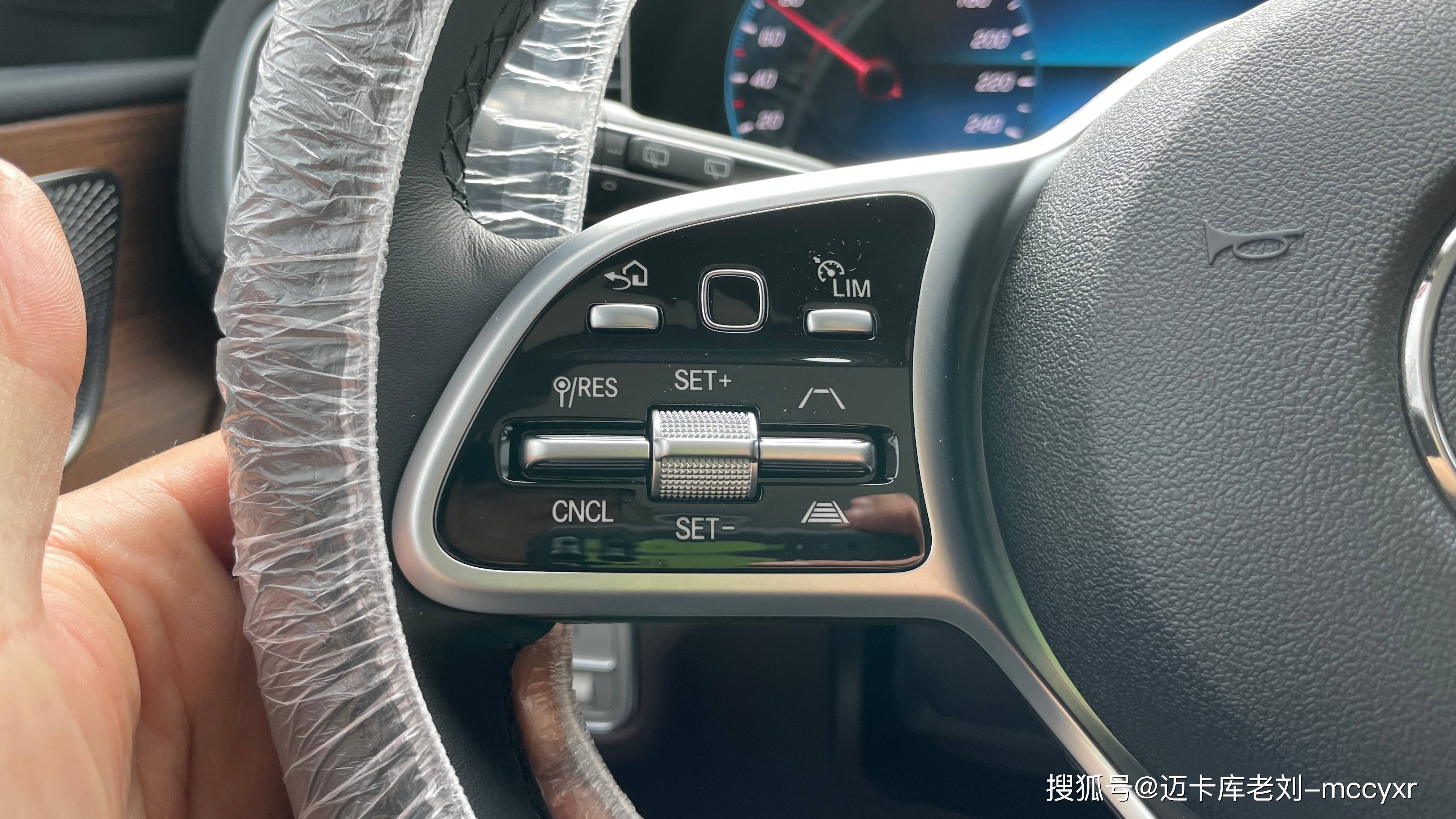 君子坦荡，一路繁华！21款奔驰GLE350升级固定踏板、ACC、360全景、通风座椅等_搜狐汽车_搜狐网