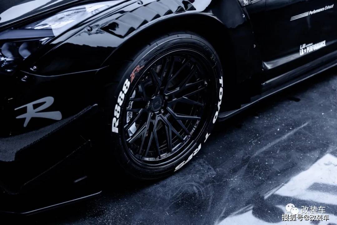 再次进化的日产GT-R R35，单单机舱就放进了两台思域的价格_搜狐汽车_搜狐网