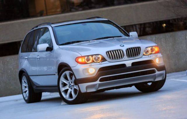 创新|宝马官微连续推送两代X5，预示国产X5长轴距版很快将正式亮相？_搜狐汽车_搜狐网