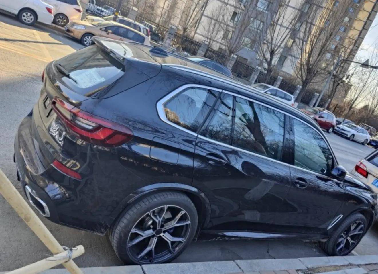 国产宝马X5L街拍真容 车长超5米+3.0T 60多万起贵吗？_搜狐汽车_搜狐网