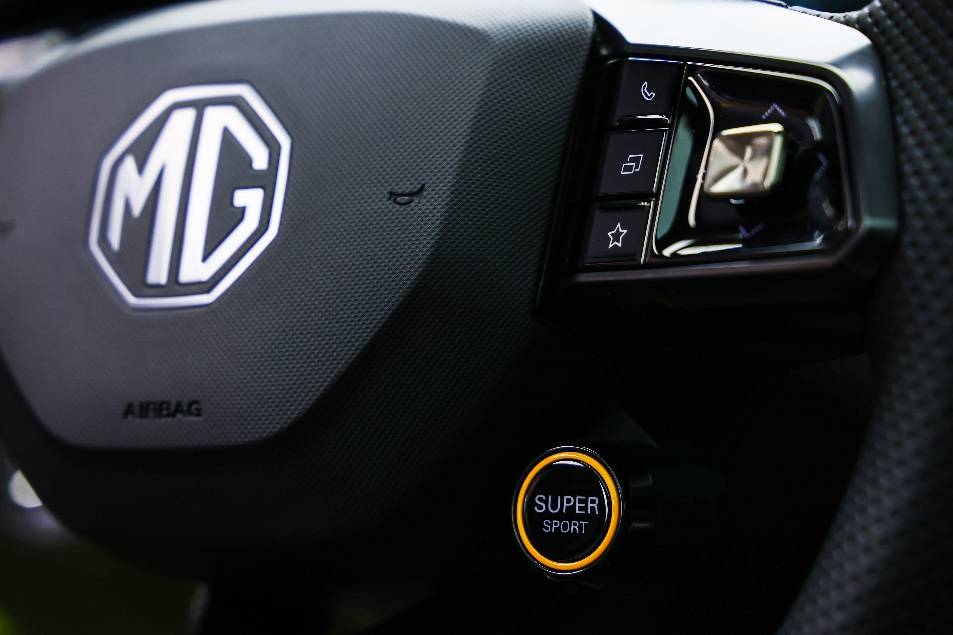 6.9秒破百 35米刹停 MG5天蝎座动力曝光_搜狐汽车_搜狐网