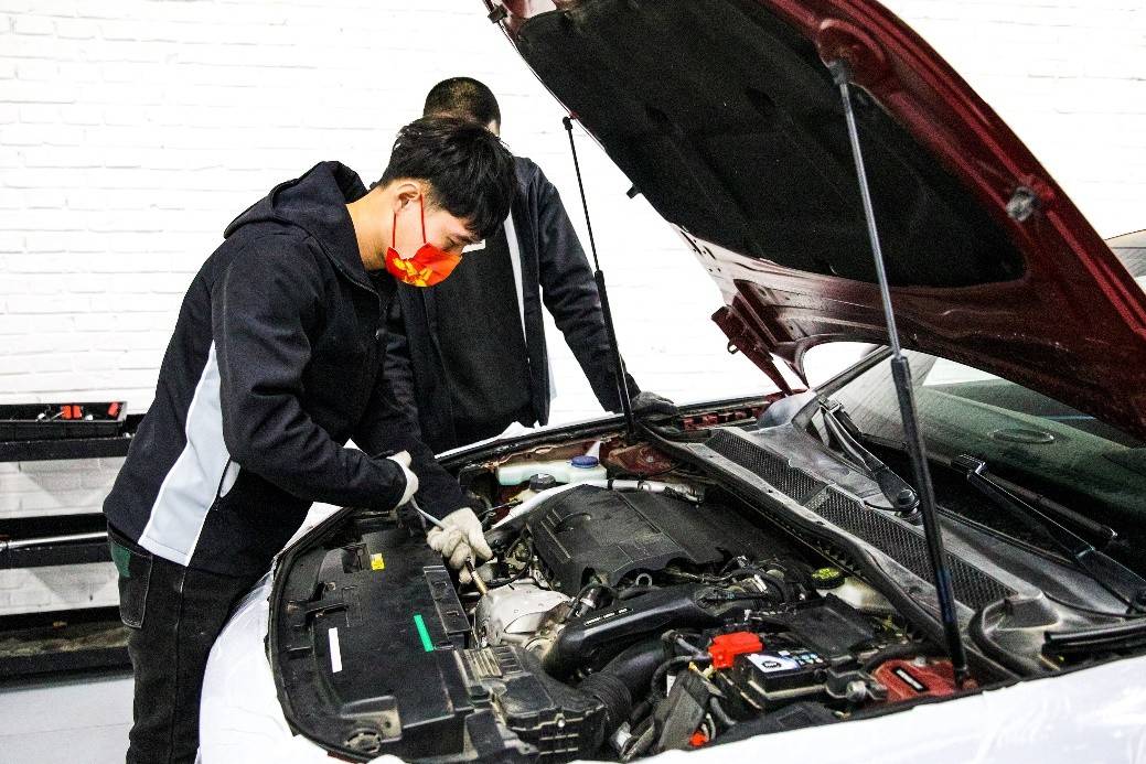 敢与法拉利488正面刚，东风标致508L太勇了！_搜狐汽车_搜狐网