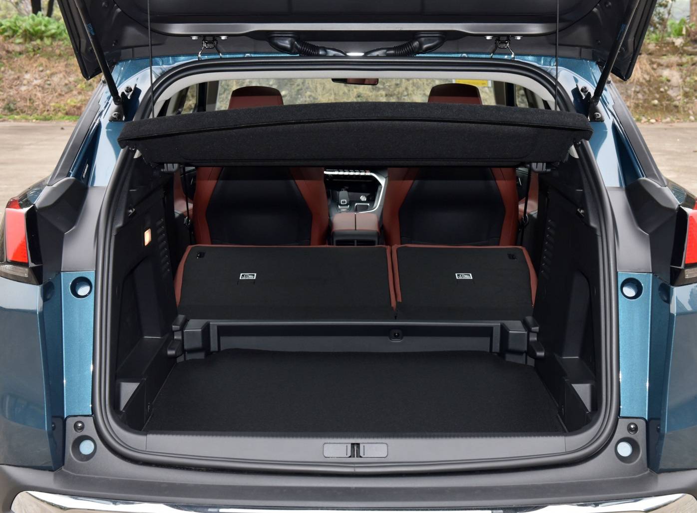 试驾标致4008创享版，1.8T+8AT，扭力梁后悬架，16.77万值不值？_搜狐汽车_搜狐网