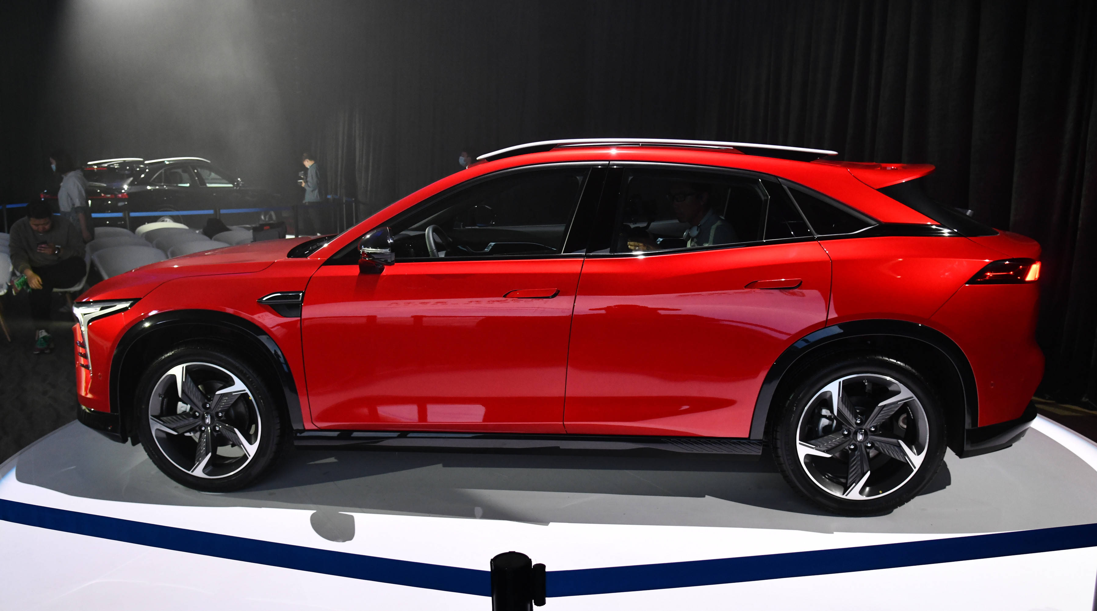 10.99万元起！全新轿跑SUV奔腾B70S正式上市，搭载2.0T发动机_搜狐汽车_搜狐网