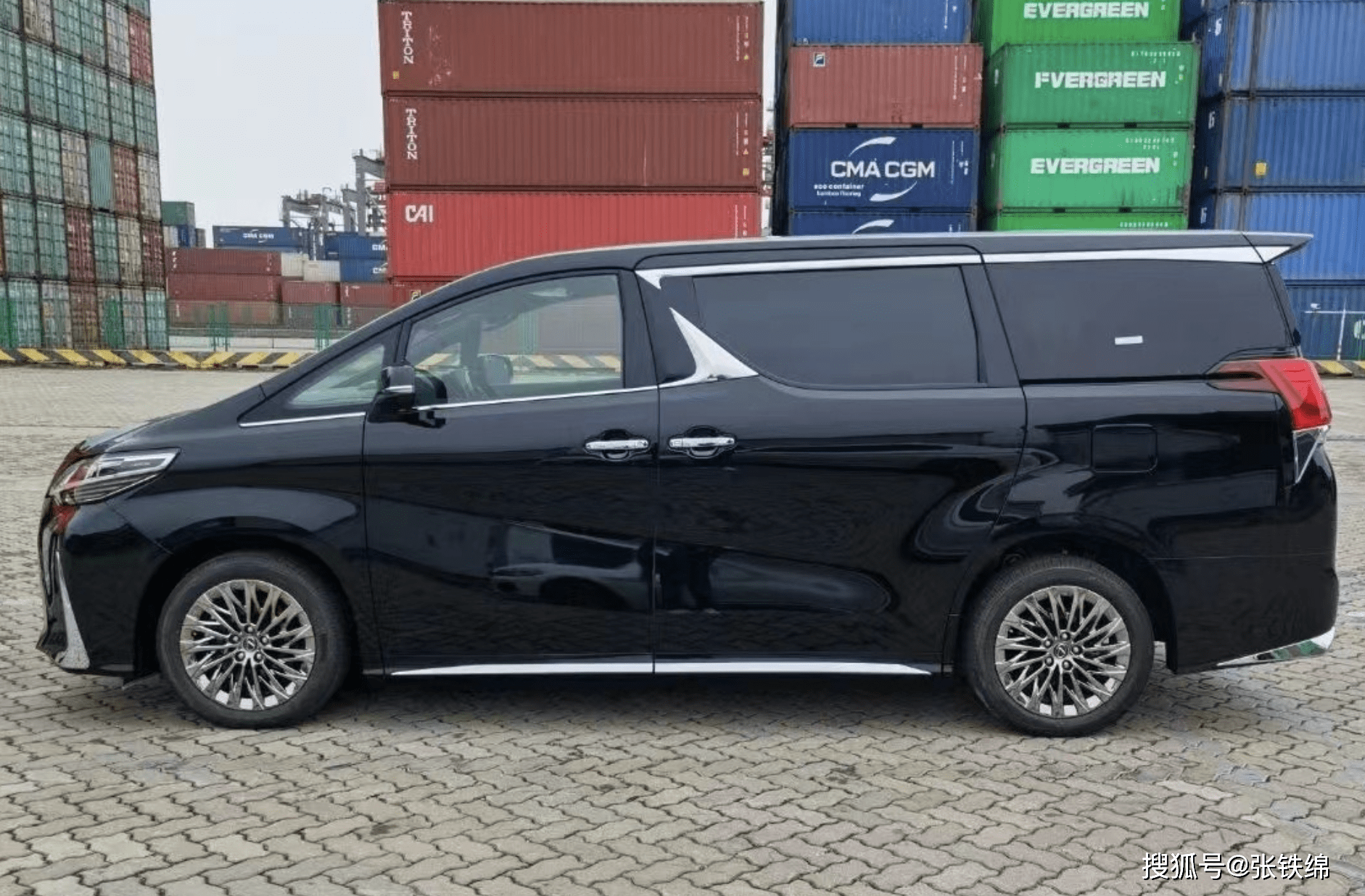 雷克萨斯LM350实车曝光，搭载3.5L+8AT动力，售价或超200万_搜狐汽车_搜狐网