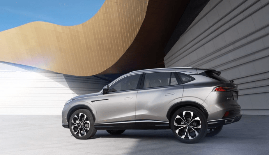 搭载全球首款全景无界滑移屏，解读全新第三代荣威RX5内饰设计_搜狐汽车_搜狐网