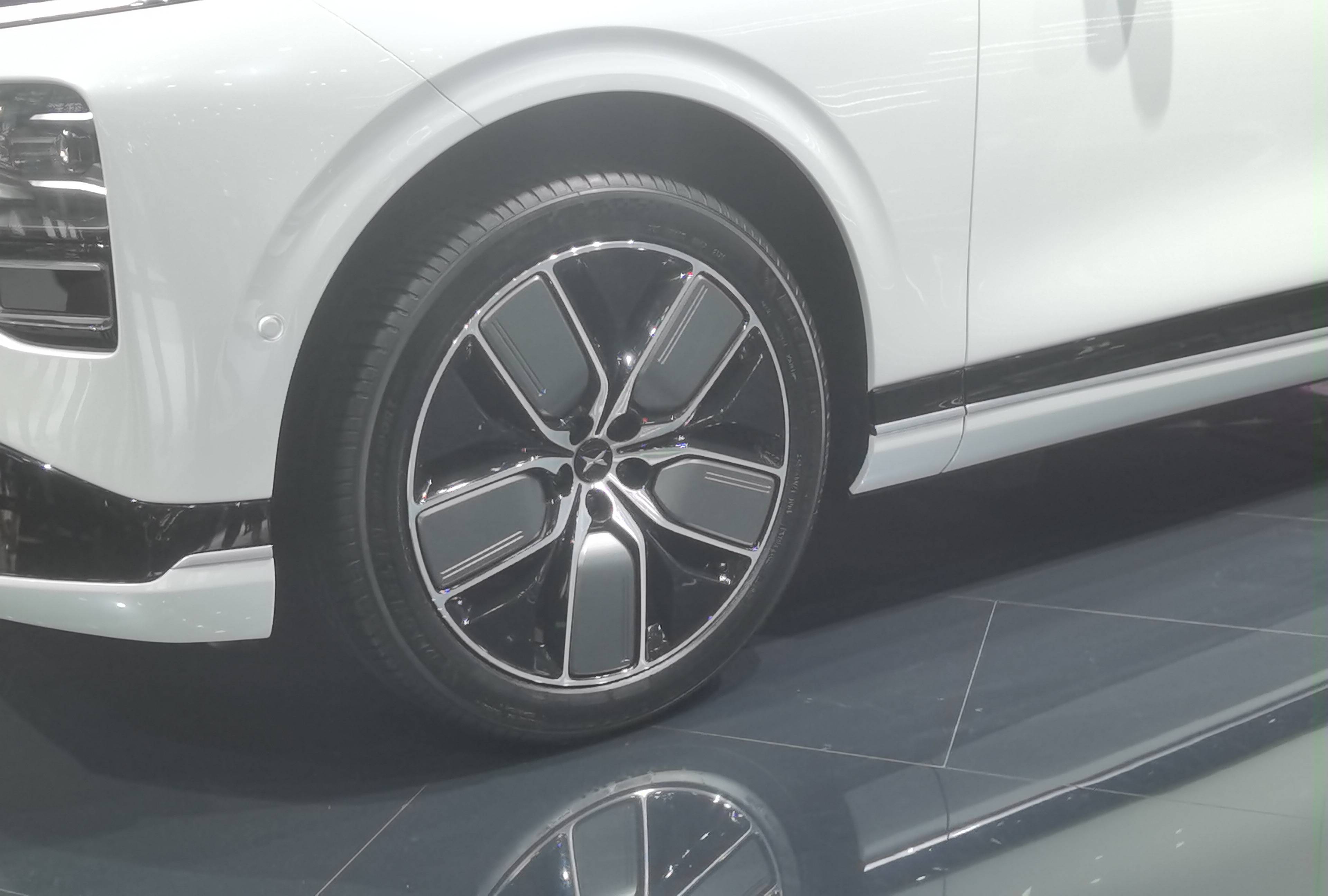 小鹏G9亮相粤港澳车展，搭载XPILOT 4.0系统，快充5分钟续航200km_搜狐汽车_搜狐网