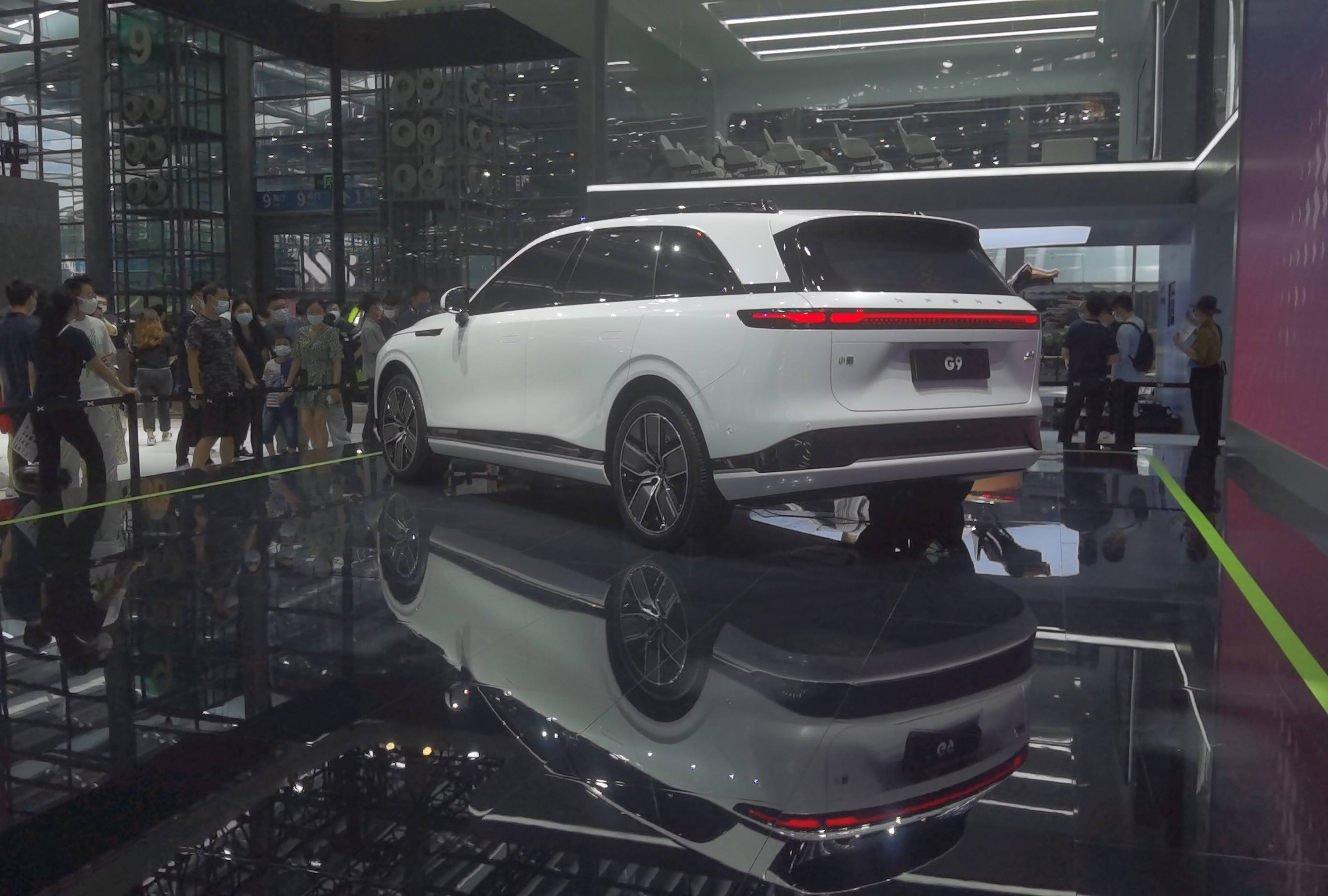 小鹏G9亮相粤港澳车展，搭载XPILOT 4.0系统，快充5分钟续航200km_搜狐汽车_搜狐网