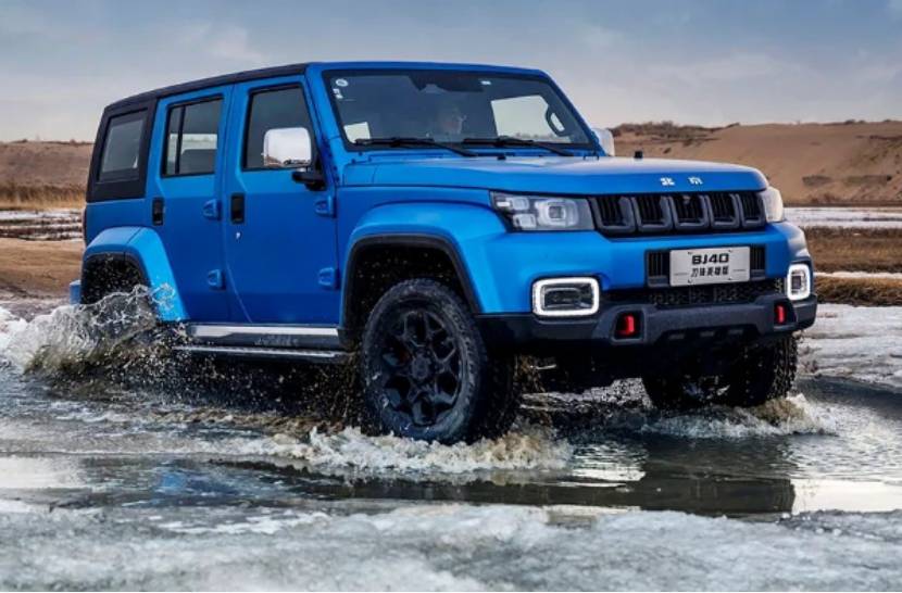 越野还是柴油好，续航高达1000km，BJ40刀锋英雄柴油版比坦克300更懂越野_搜狐汽车_搜狐网