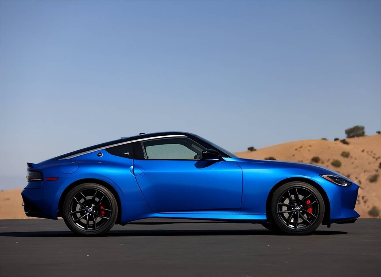 日产400Z正式亮相，3.0T+6MT，比丰田Supra还香？_搜狐汽车_搜狐网