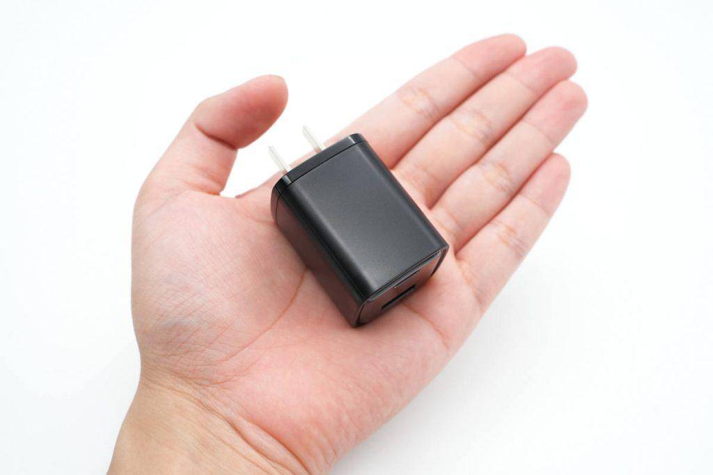 内置英集芯IP2726快充协议芯片，倍仕达33W双口快充充电器拆解_功率_小板_模块