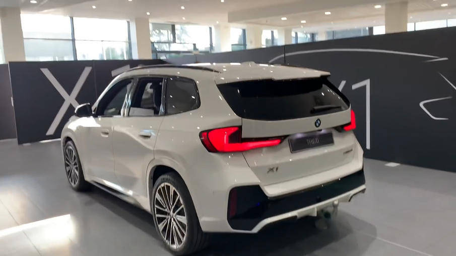 奔驰GLB劲敌 全新的外观和内饰 全新宝马X1海外亮相_搜狐汽车_搜狐网