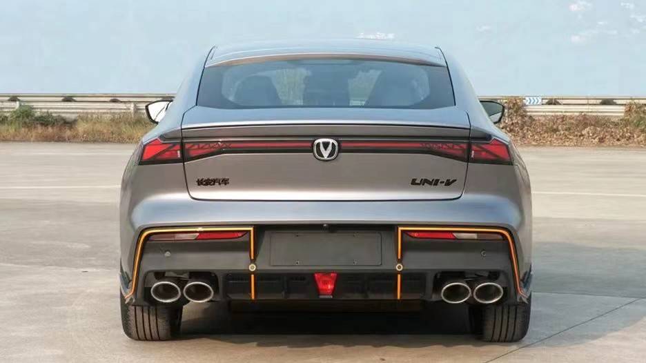 就喜欢站起来踩油门的感觉！233马力的UNI-V2.0T来了！思域慌了_搜狐汽车_搜狐网