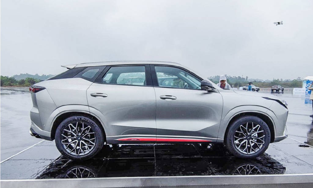 紧凑型SUV对决：长安欧尚Z6对比哈弗H6谁更值得买？_搜狐汽车_搜狐网