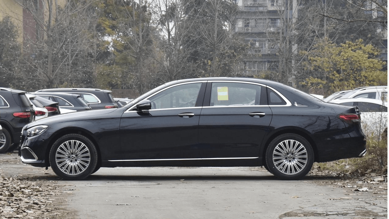 A7L对比E300L，未来向经典发起的“军备竞赛”_搜狐汽车_搜狐网