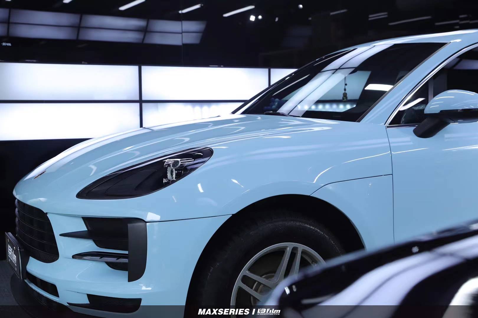 LBFILM改色膜-保时捷Macan原厂漆冰川蓝,偏清冷的色调_搜狐汽车_搜狐网