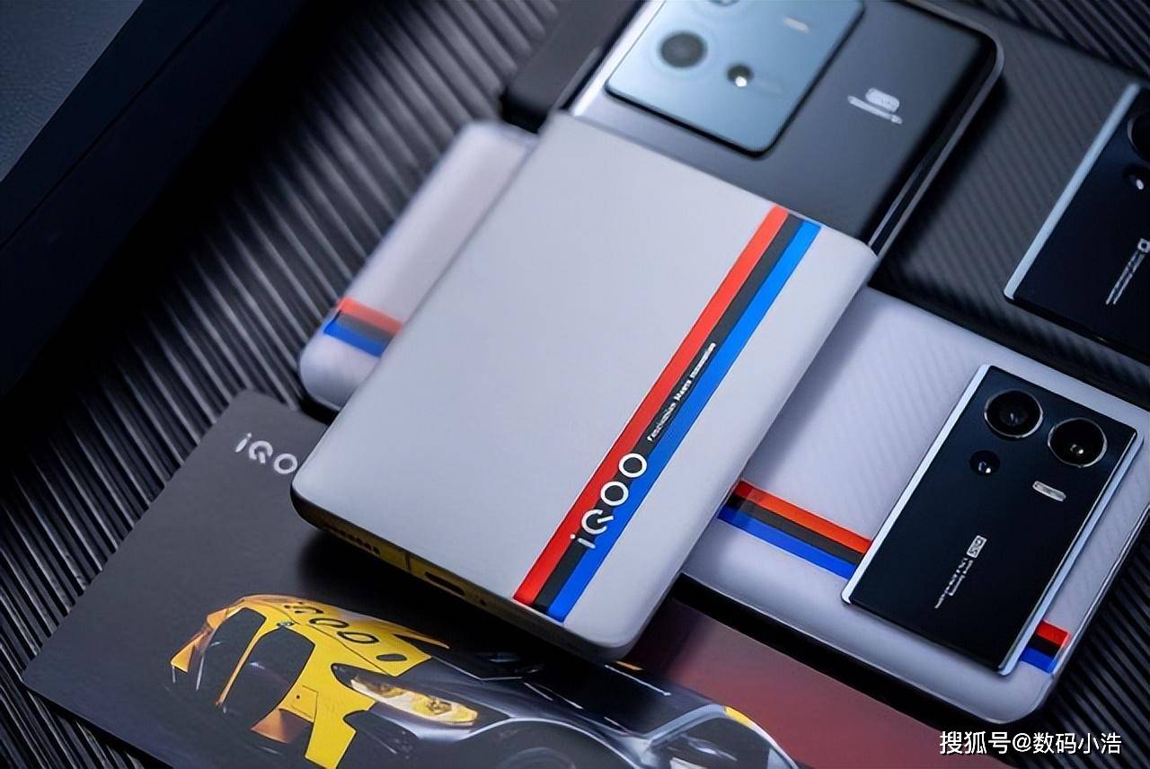 售价相差1000元！IQOO10和10 Pro综合对比，哪款更值得推荐？_配置_手机_支持