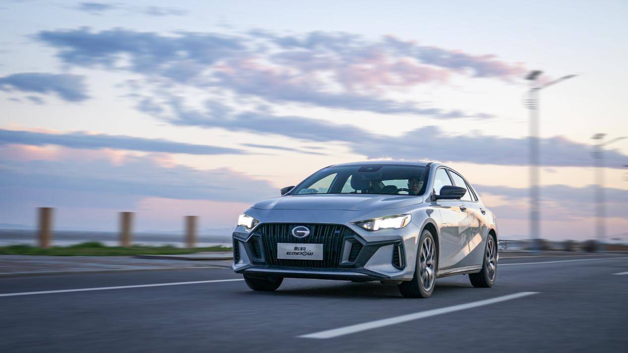 传祺钜浪混动GMC2.0极限首测，一箱油最长跑1711km，百公里油耗3.2L_搜狐汽车_搜狐网