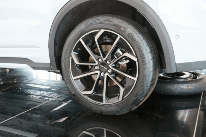 领克01 EM-F静态解析 智能电混技术加持 综合油耗仅4.88L_搜狐汽车_搜狐网