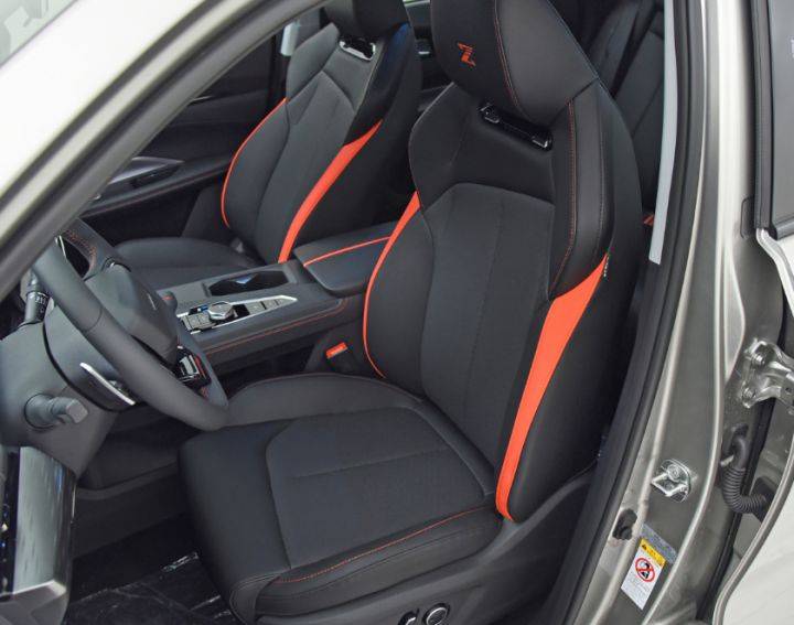 自主新秀SUV对决：欧尚Z6与思皓X6哪款实力更强？_搜狐汽车_搜狐网