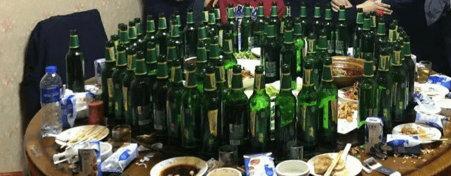 和东北人喝酒时, 3句话”万万别说,得罪人你还傻傻不知玉泉口感酒桌上