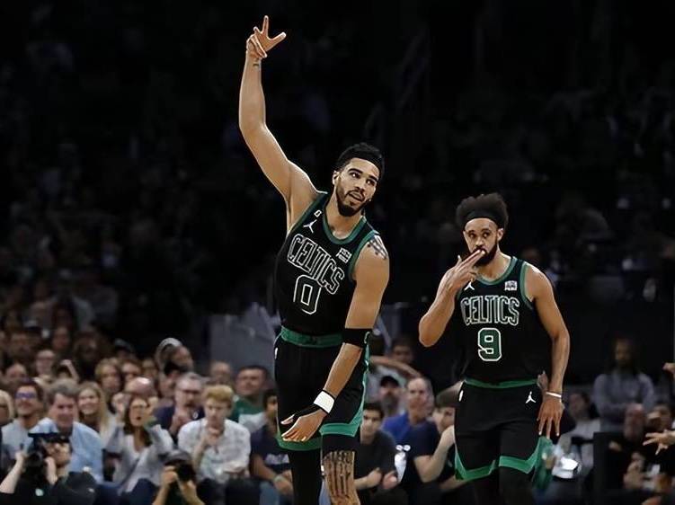 NBA ：凯尔特人126比122险胜雷霆，球员表现一览，斯塔姆27分，布朗26分_凯尔特人队_塔图姆_斯玛特