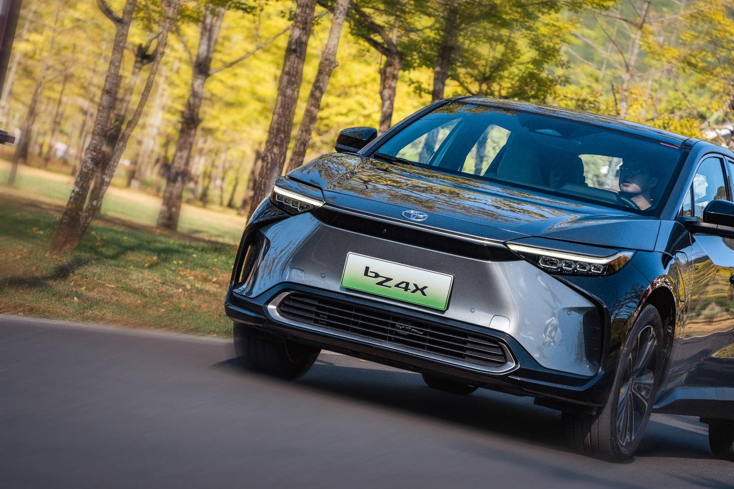 让纯电车用起来更安心，解锁广汽丰田bZ4X的“隐藏技能”_搜狐汽车_搜狐网