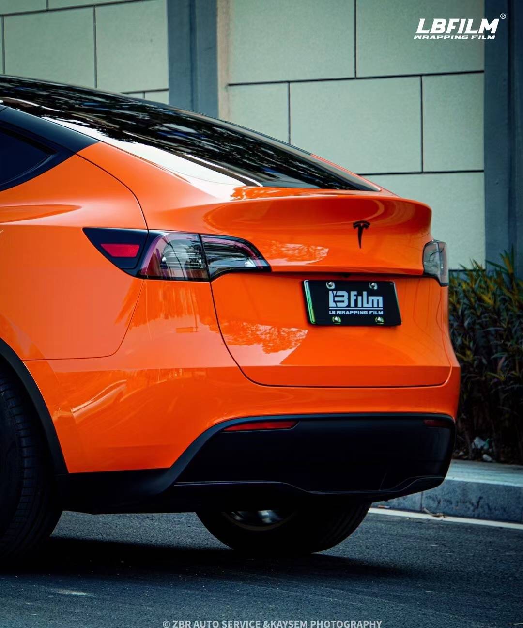 特斯拉modelY-LB改色膜高亮橙，用亮色对撞街头_搜狐汽车_搜狐网