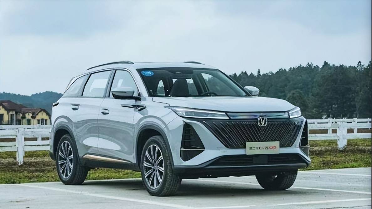 15万元哈弗H6国潮版和长安CS75 PLUS买哪款？对比之下你就知道_搜狐汽车_搜狐网