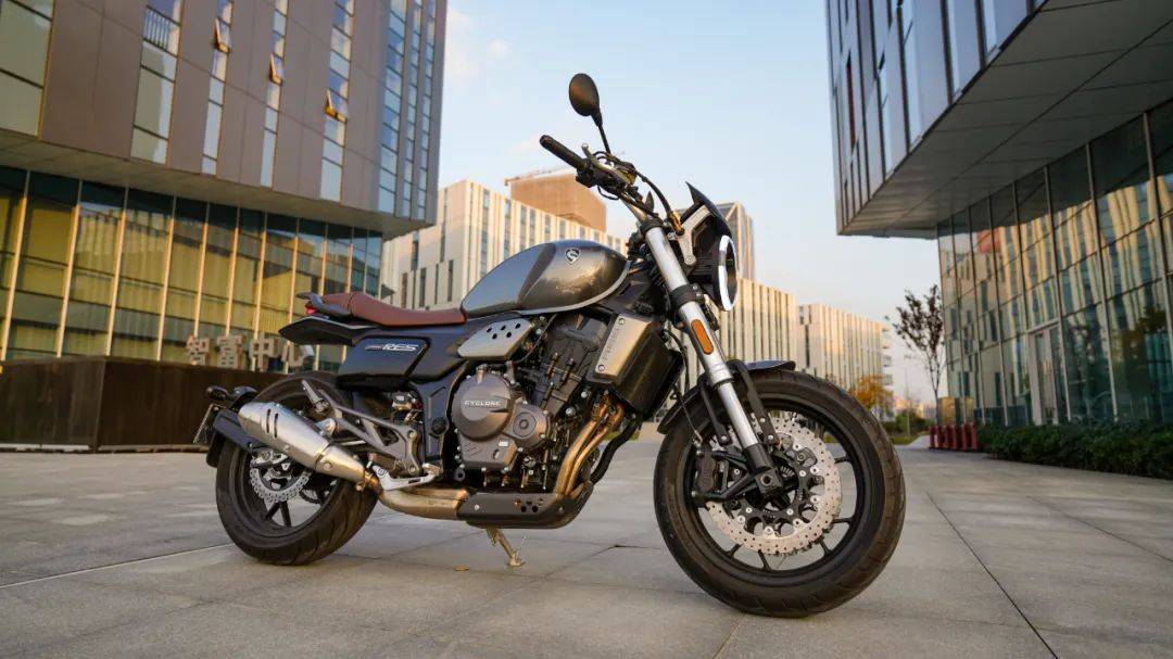 更强的性能复古—3.68万赛科龙RE560静态评测_搜狐汽车_搜狐网