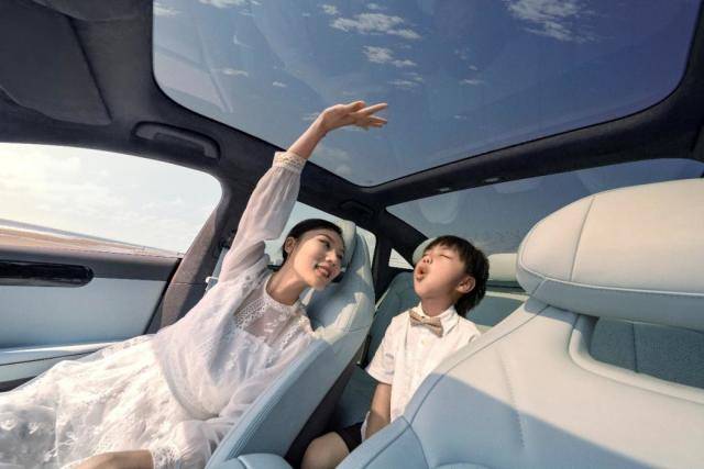 国补退坡不涨价，万元权益限时享，零跑C01迅速落实补贴政策“领跑”行业_搜狐汽车_搜狐网