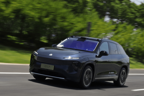 凯迪拉克纯电LYRIQ锐歌和蔚来ES7相比如何？独具科幻与豪华底蕴！_搜狐汽车_搜狐网