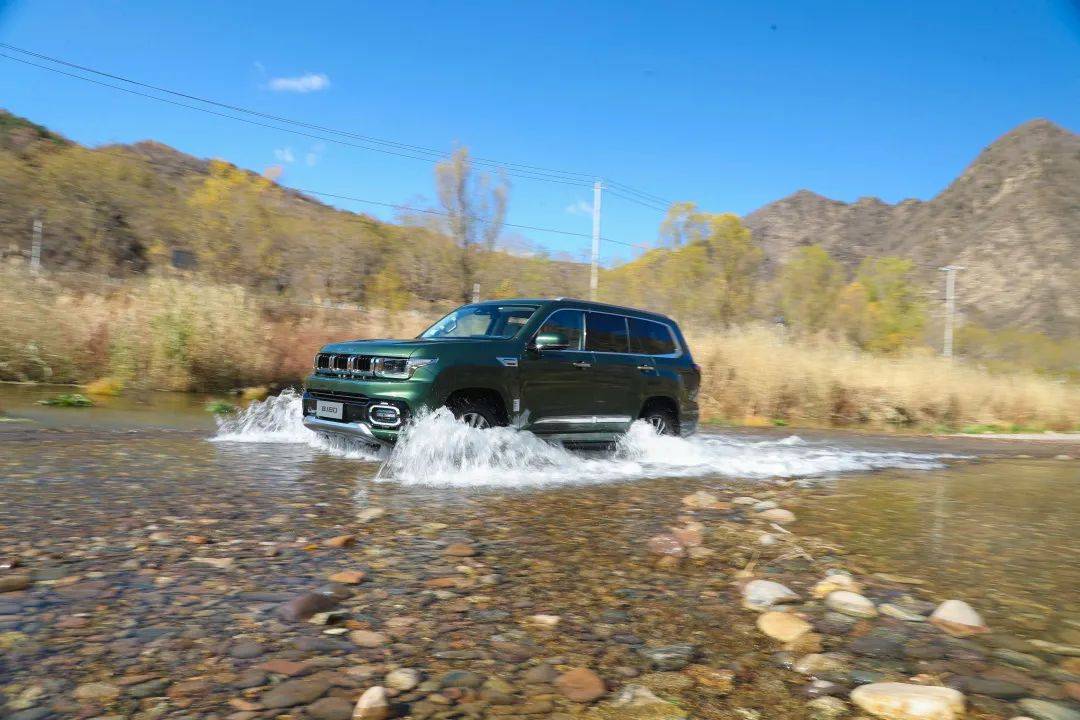 上市首月销量破3000 北京越野BJ60：这样比，越“野”才出圈_搜狐汽车_搜狐网