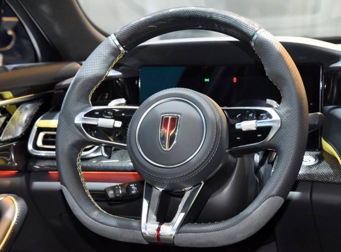 252马力+8AT，配中置双出，红旗H6要空间有空间，要颜值有颜值_搜狐汽车_搜狐网